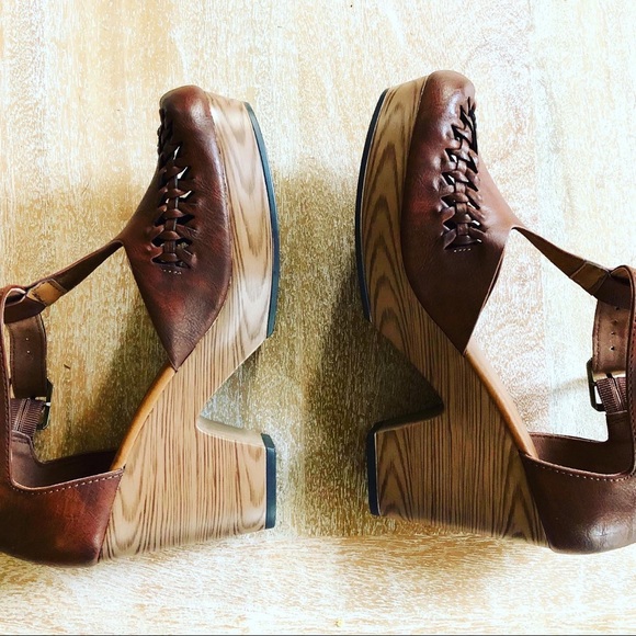 Shoes | Vintage Inspired Strappy Clog | Poshmark